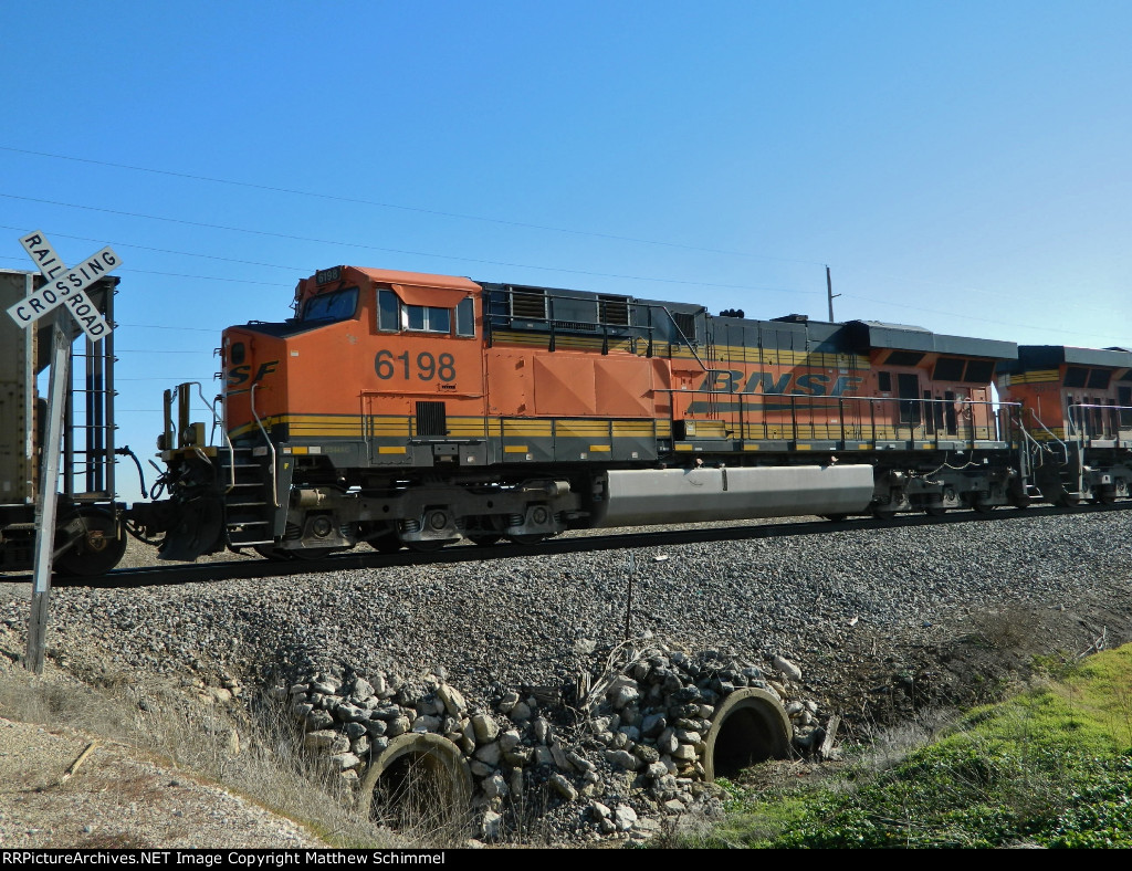 BNSF 6198